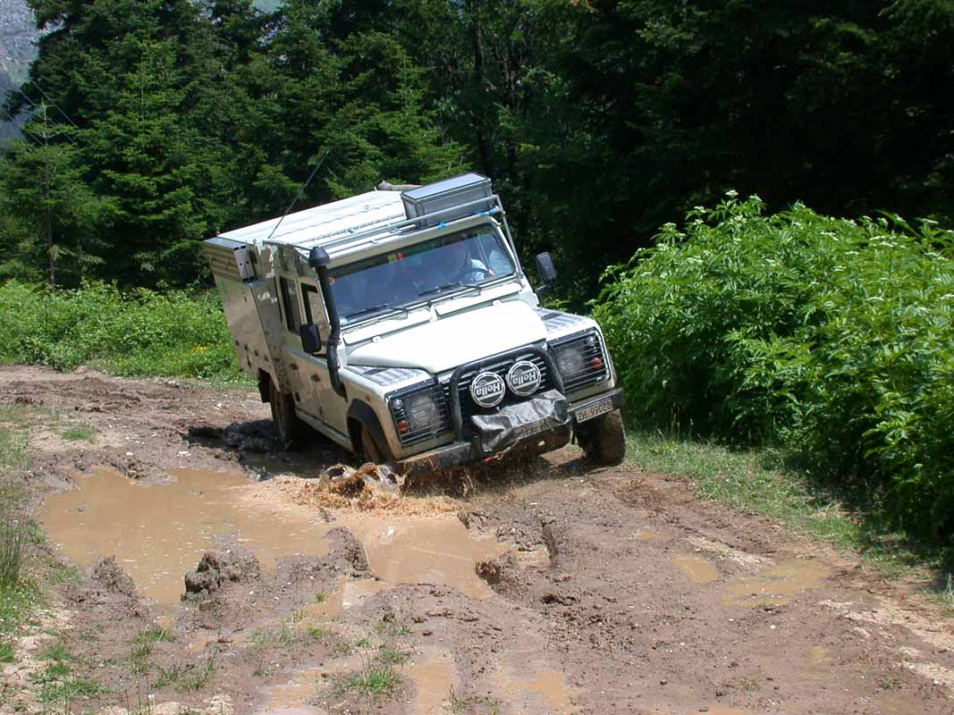 Land Rover Defender technical specifications and fuel economy